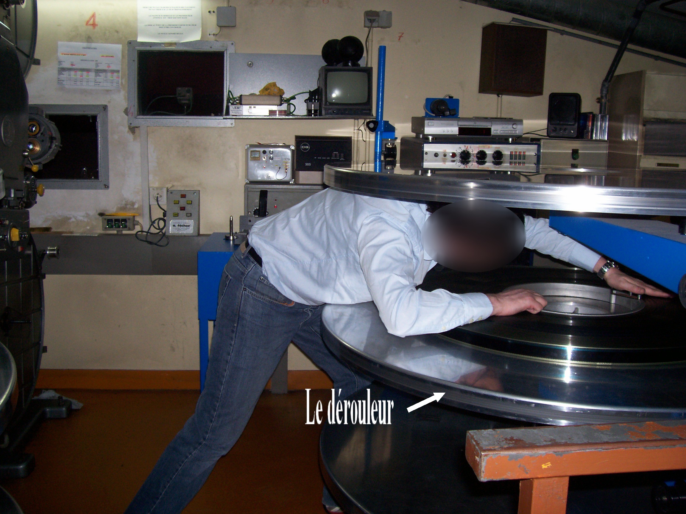 FMP Presanse - mettre en place le film dans le dérouleur / projecteur